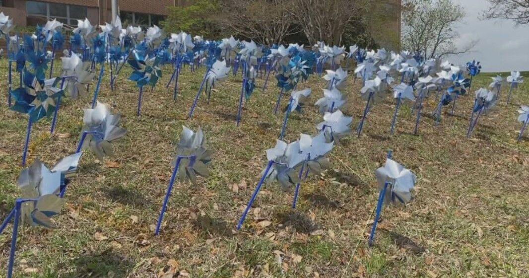 Shreveport police show support for child abuse victims | News | ktbs.com