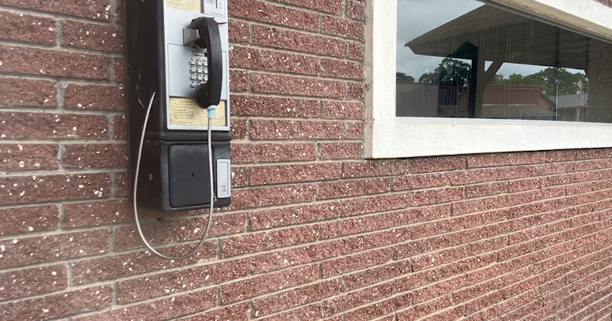 A quarter still buys a phone call in this small Arkansas town | News ...