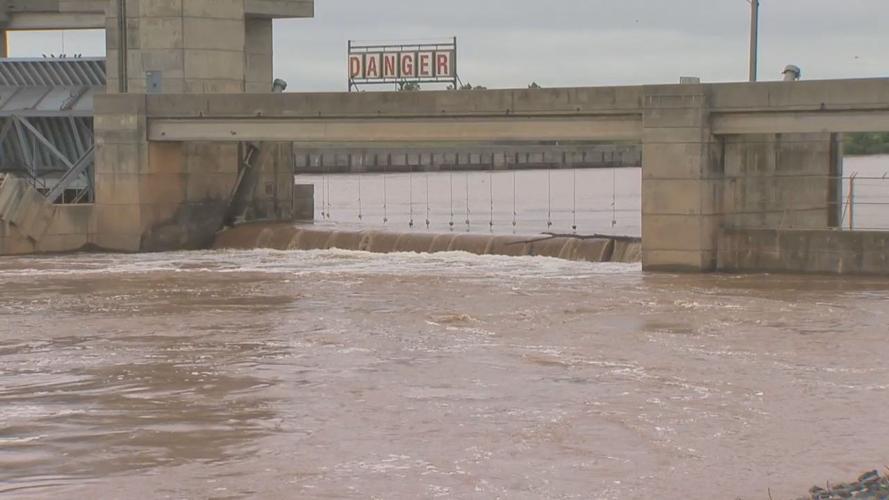 Rising Mississippi River impacts local barge traffic | ArkLaTex In ...