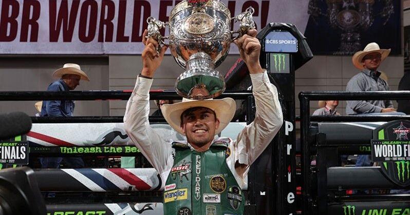 Daylon Swearingen crowned 2022 PBR World Champion | Rodeo | kulr8.com