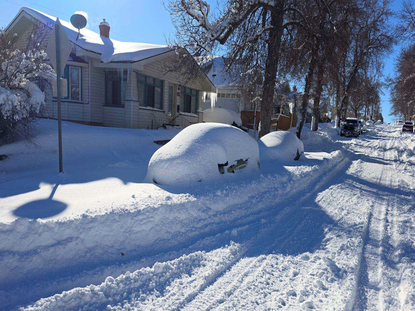 Lewistown's heavy snowfall impacts roads; police assist residents with ...