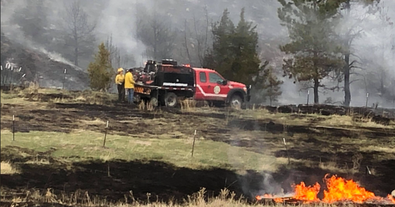 Fire burns near Huntley, residents asked to prepare to evacuate ...