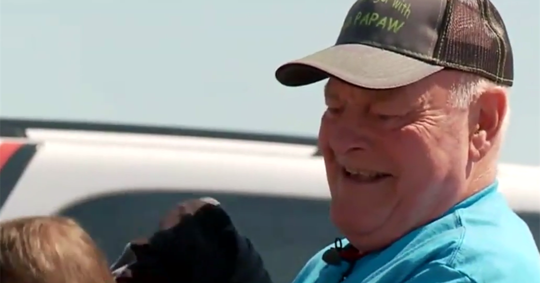 'Sad Papaw' no more: hundreds join social-media famous grandfather for ...