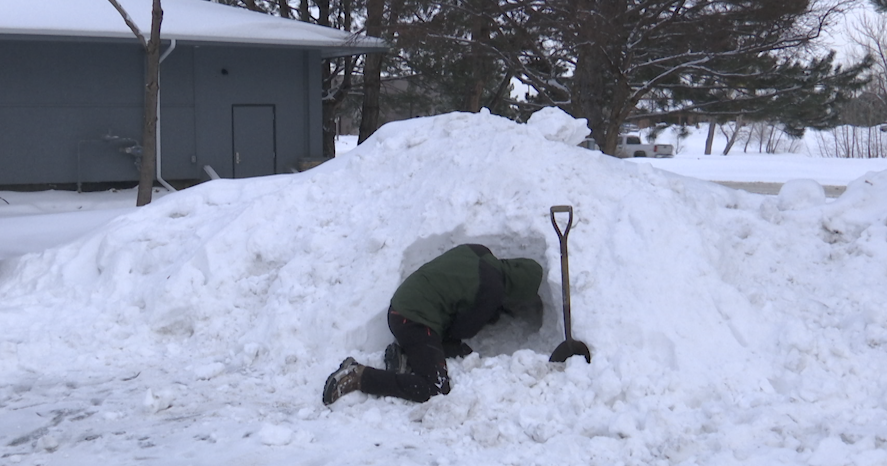 How to Build a Snow Cave | Billings News | kulr8.com