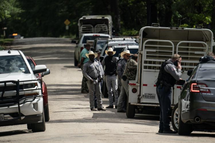 Mistrust in police among Latinos may hinder search for suspect in Texas ...