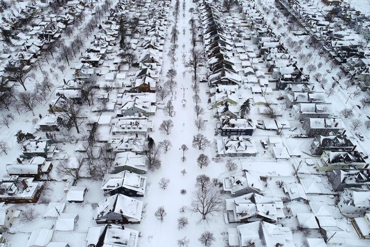 Winter storm death toll rises to 34 in Buffalo, New York, area as crews ...