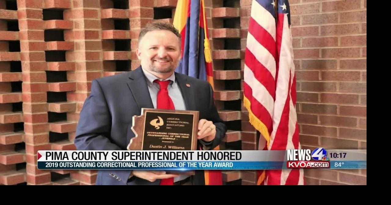 Superintendent Dustin Williams honored with award | Local News | kvoa.com