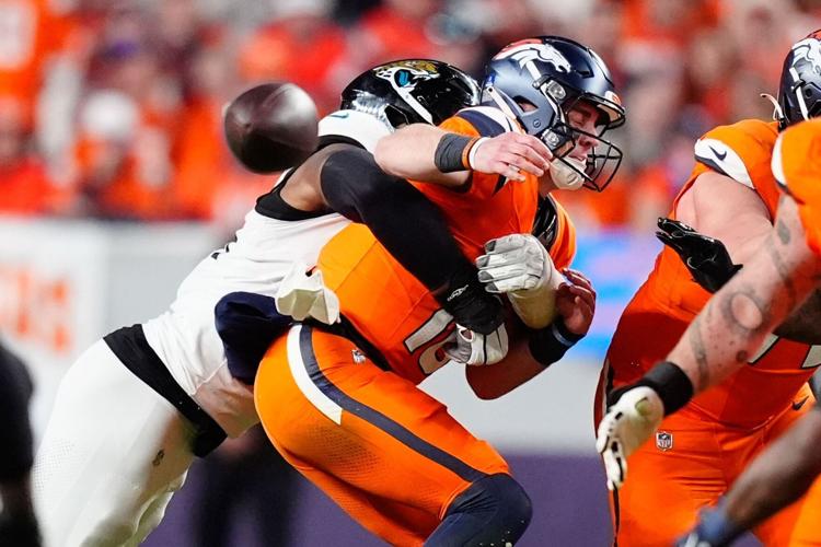 What’s the NFL playoff picture after Week 17? Who’s in and who’s out ...