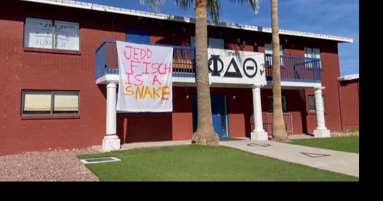 Fraternity house balcony puts up signs expressing disappointment in ...