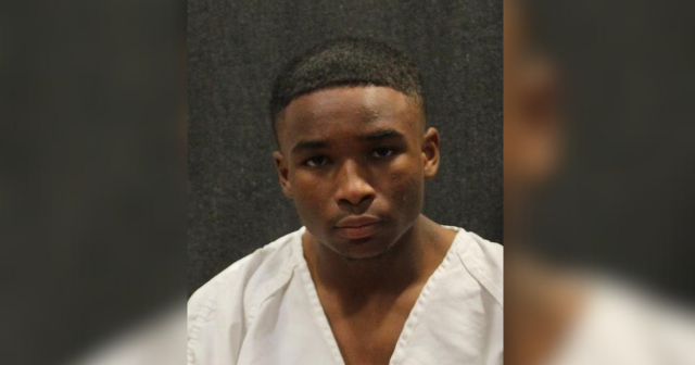 Murder suspect arrested and placed on $1 million bond | News | kvoa.com