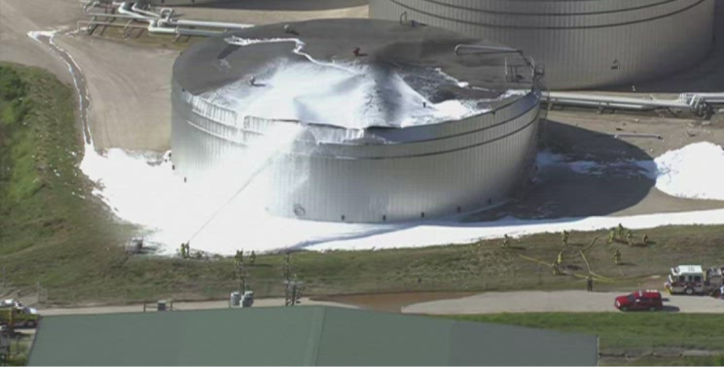 Two injured in crude oil tank fire in Texas | News | kvoa.com