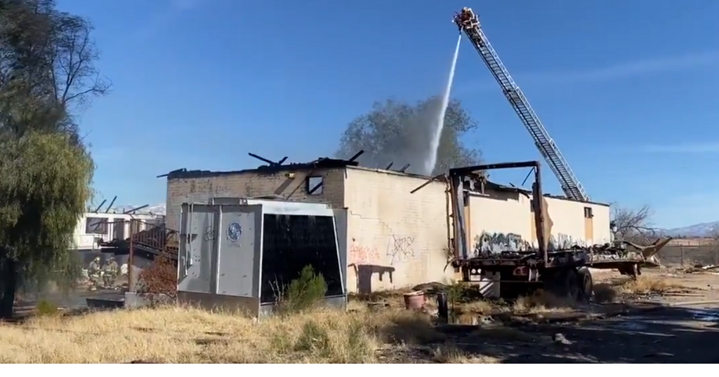 Crews respond to structure fire on Tucson’s south side | Local | kvoa.com