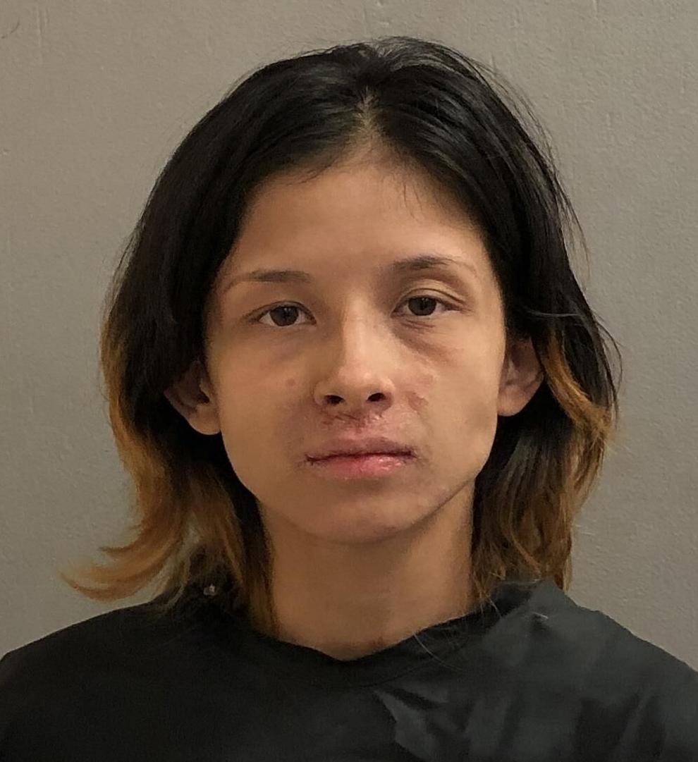 Sierra Vista woman arrested after reportedly fleeing traffic stop with child in vehicle ...