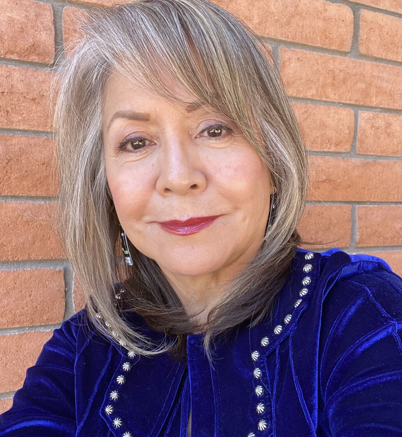 Poet Laura Tohe named Arizona Poet Laureate by Gov. Hobbs | Arizona ...