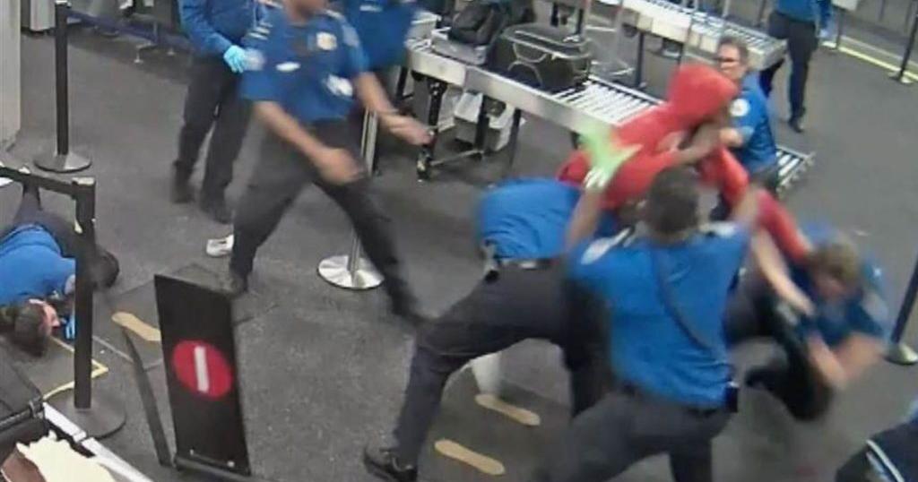 Video shows man attacking TSA agents at Phoenix airport security ...
