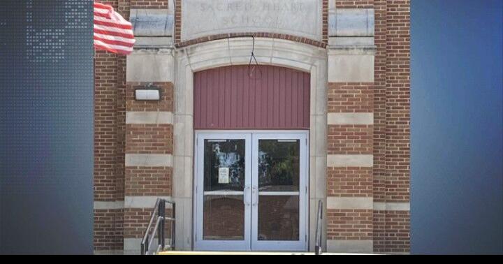 Police: Wire outside of building is not a noose | News | kwwl.com