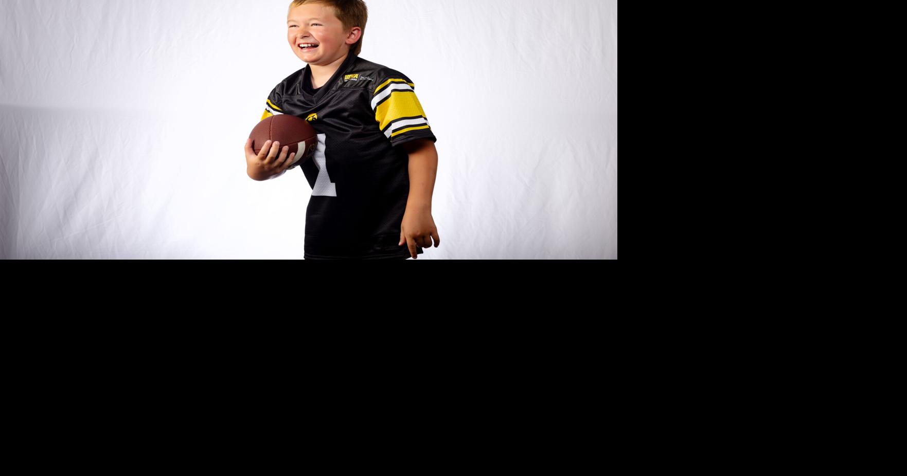 Boy who lost leg after UTV accident named 1st Hawkeye Kid Captain of ...