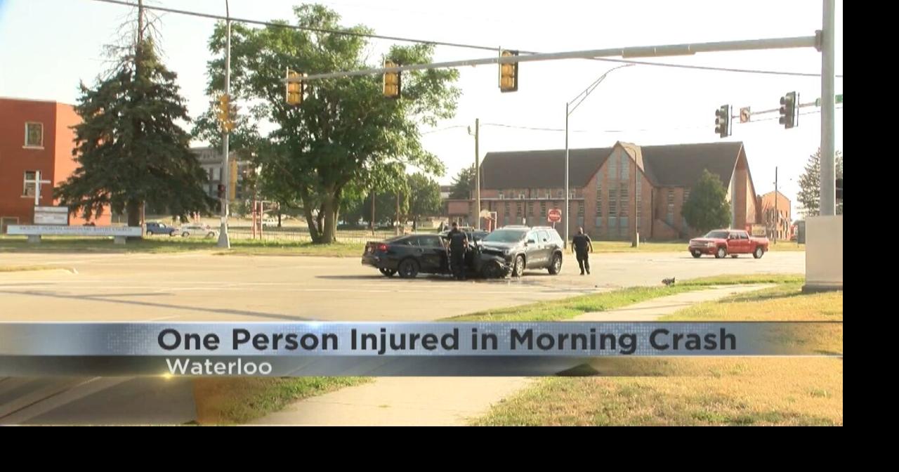 One person suffers minor injuries in Waterloo crash | Waterloo | kwwl.com