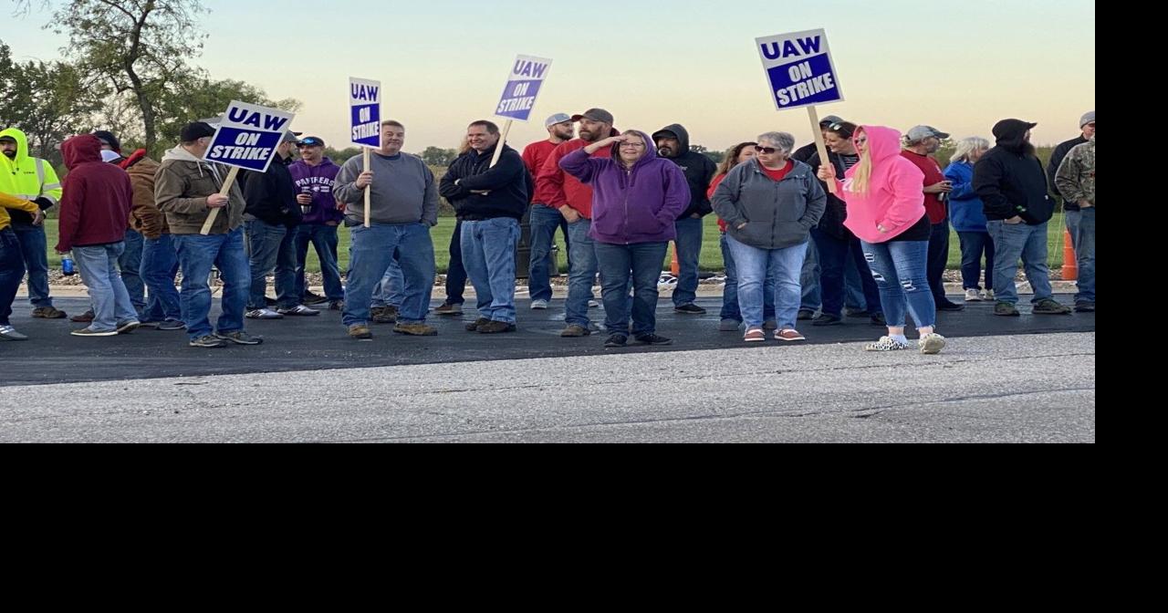 UPDATE: Vote set for Nov. 2 on new agreement between Deere and UAW ...