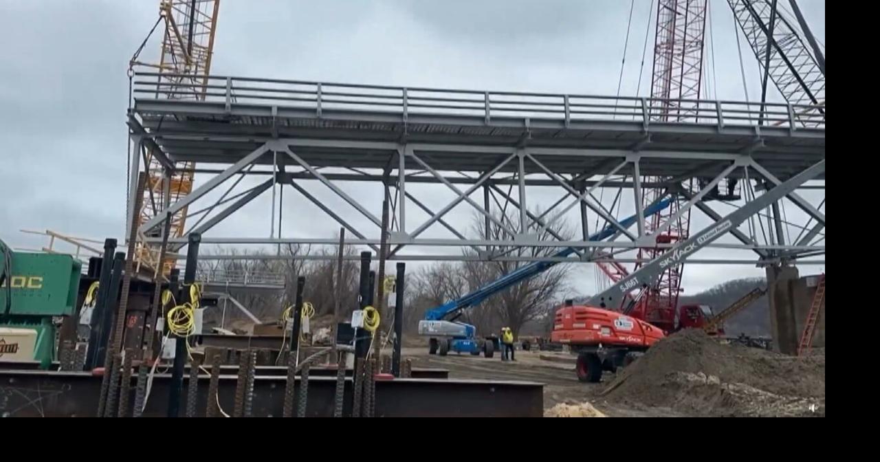 Progress being made on Black Hawk Bridge in Lansing | Video | kwwl.com