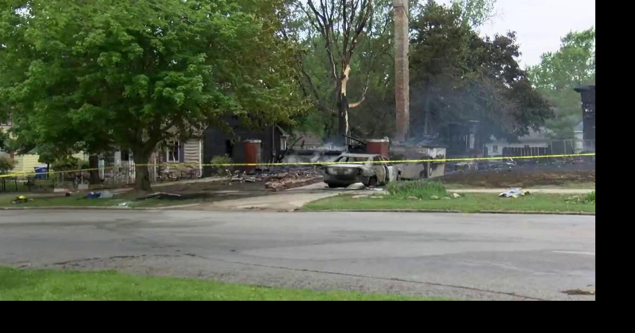Three Oelwein houses a total loss after early morning fire | Top ...