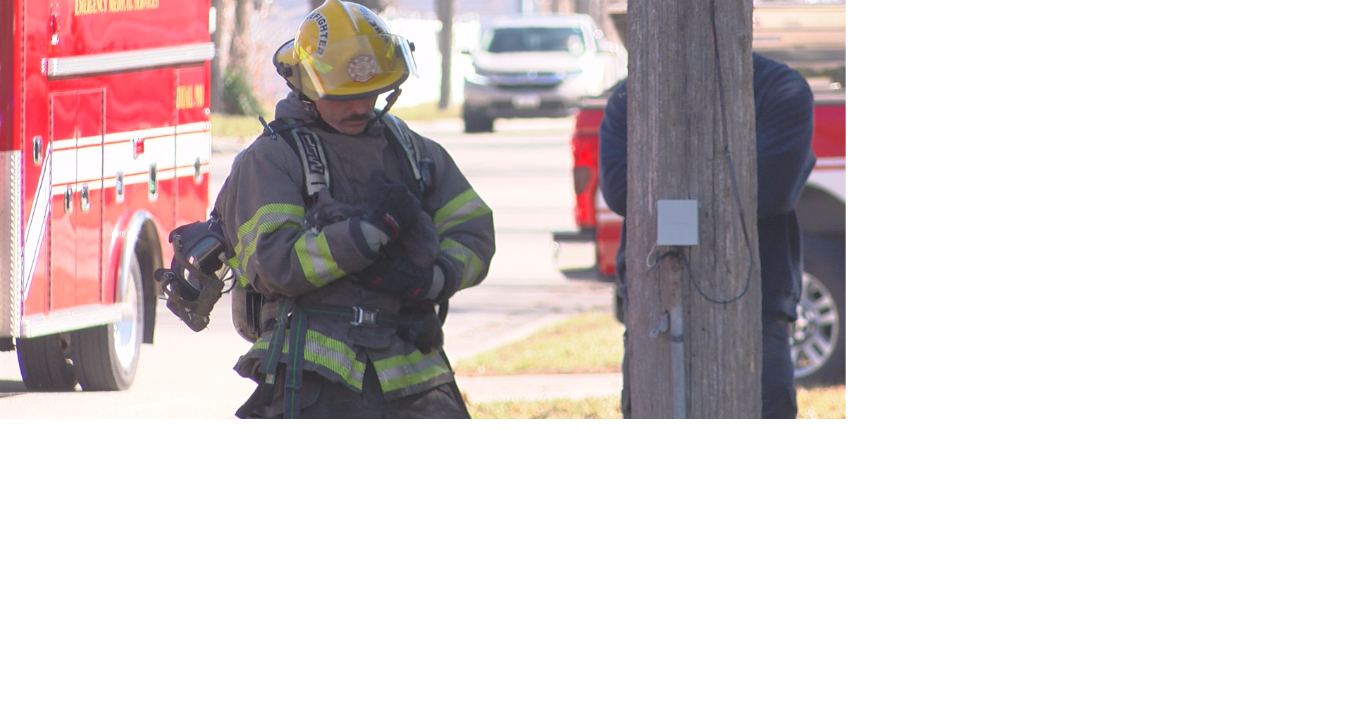 Firefighters respond to house fire in Waterloo | Waterloo | kwwl.com