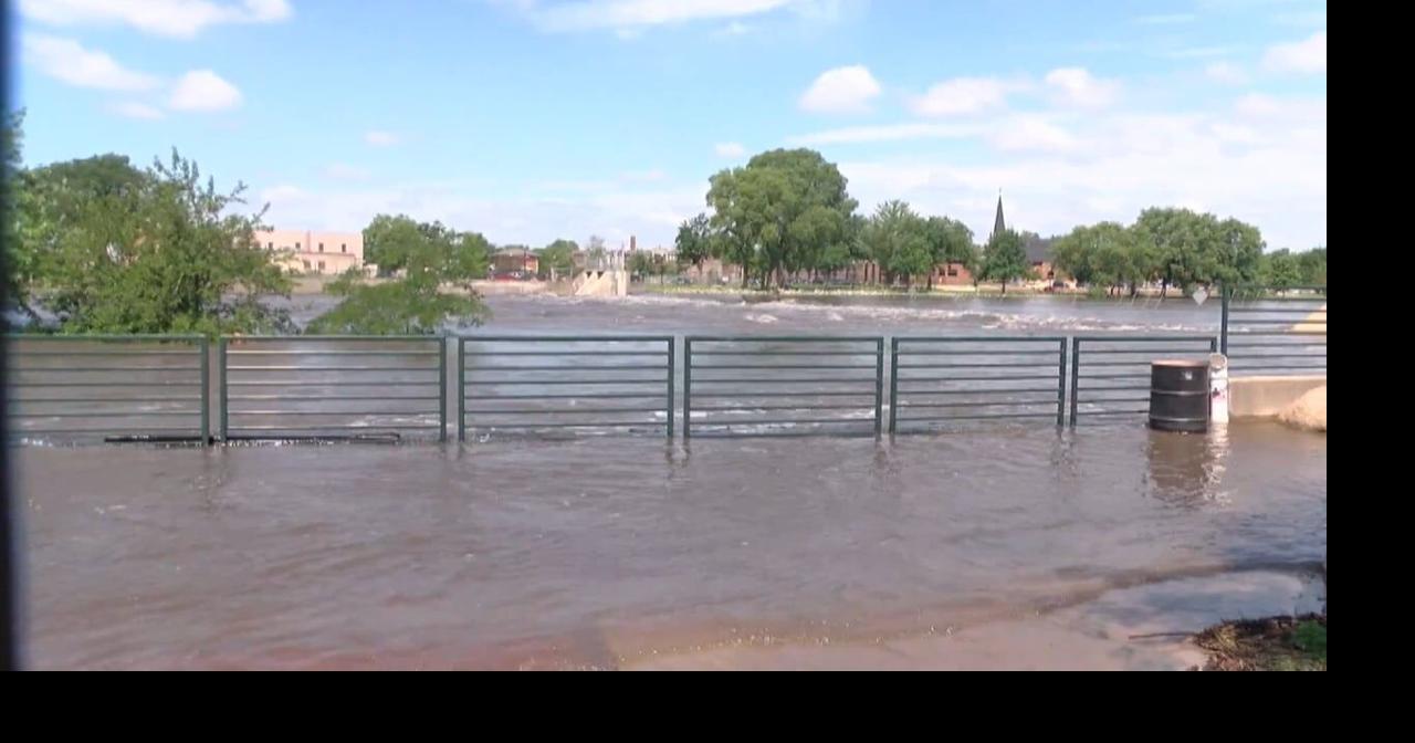 Flood waters crest in Waverly, falling short of projected flood levels ...