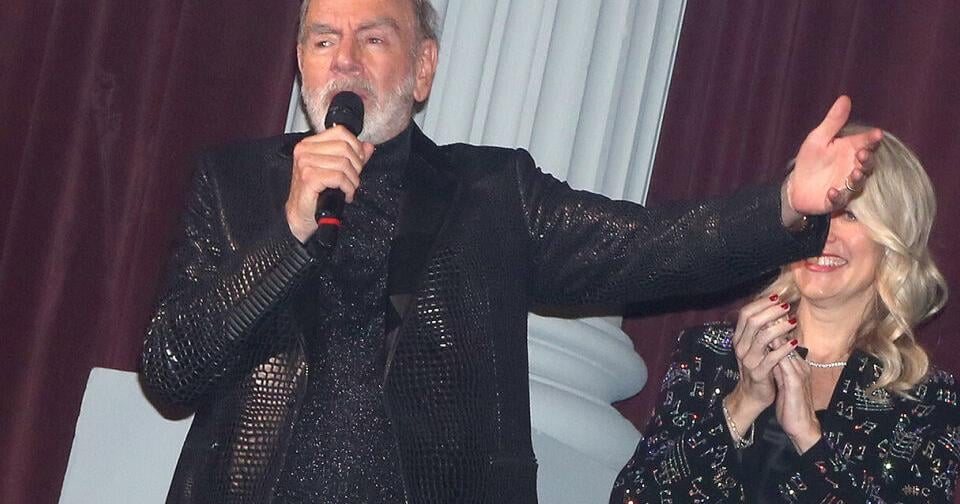 “THE ROOM FELL SILENT — THEN HISTORY SANG.” No announcement. No ...