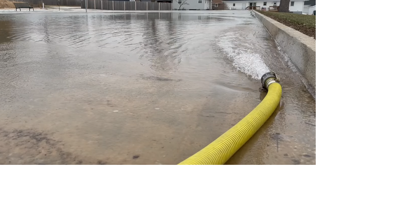 City of Cedar Rapids setting up two outdoor ice skating rinks | Cedar ...