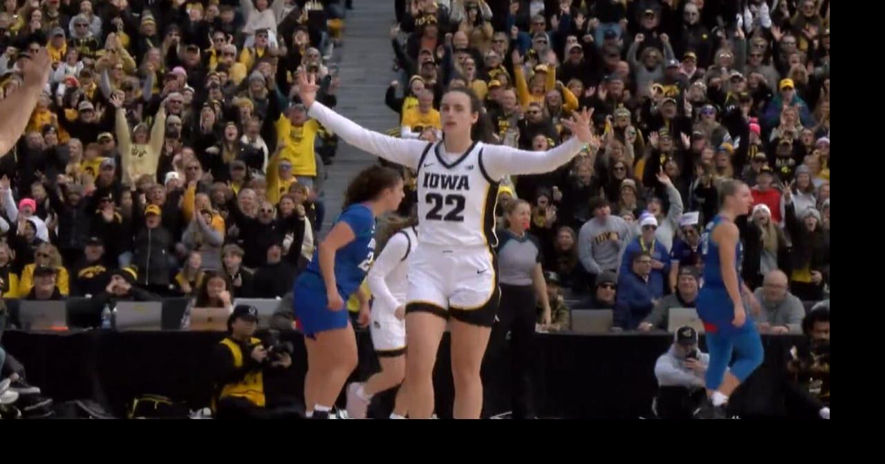 Hawkeyes set new women's basketball attendance record with "Crossover ...