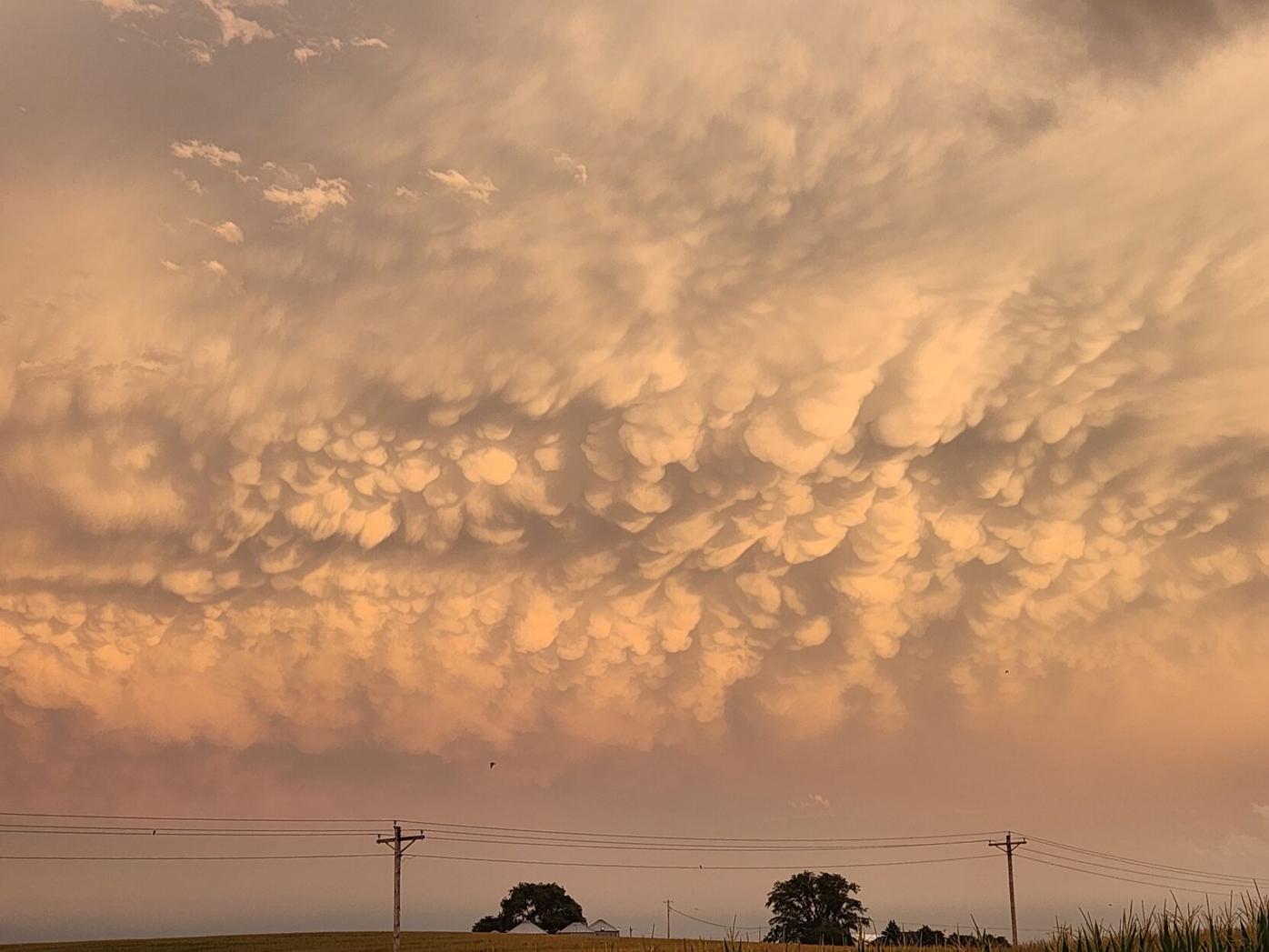 mammatus clouds cause