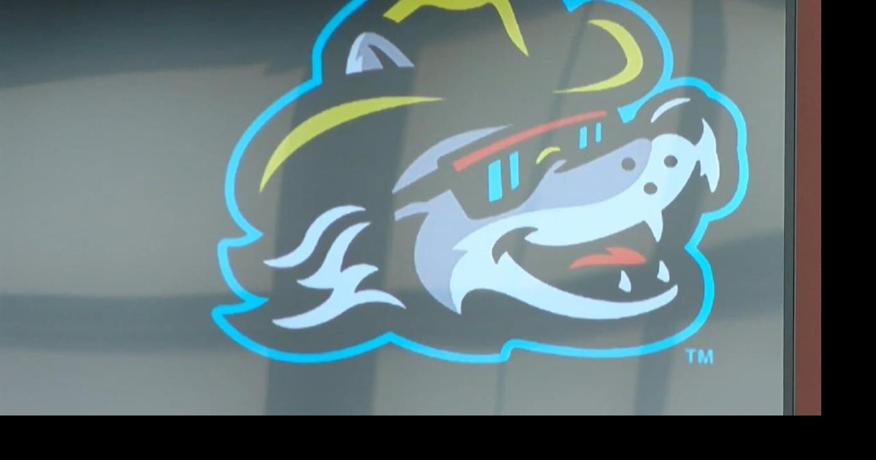 Iowa Woo introduce Victor Mann as new Head Coach | Sports | kwwl.com