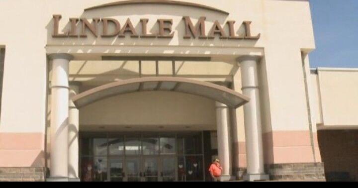Lindale Mall in Cedar Rapids holding Back-To-School Drive in August ...