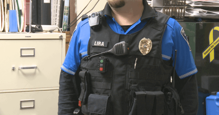 Police transition to new load-bearing vests for comfort and flexibility ...