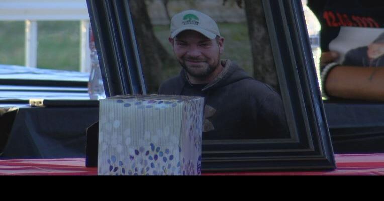 Family and friends gather to remember victims of violent crimes in ...