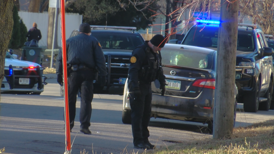 Two people hurt in Waterloo shooting, officers looking for tips | Top ...