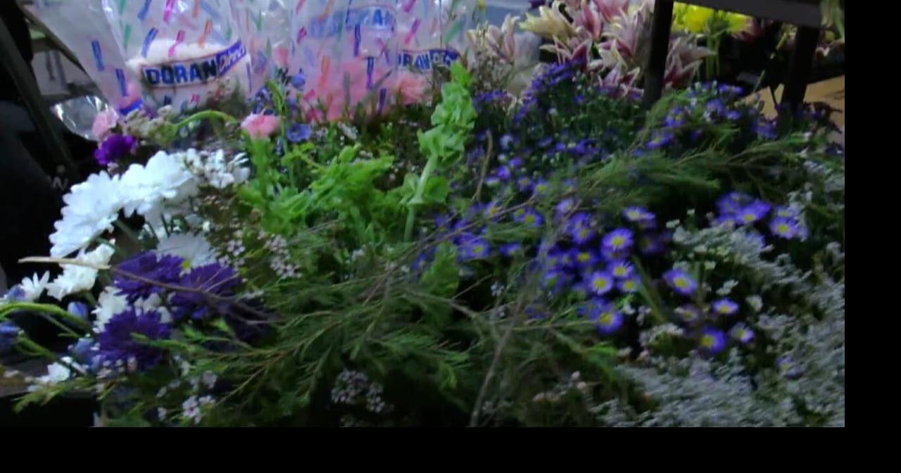 Flower shops prepare for Mother's Day | Waterloo | kwwl.com