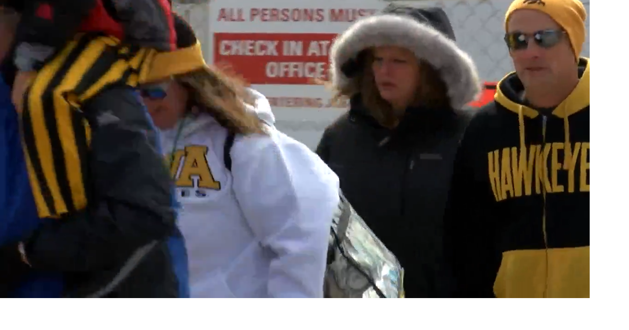 Hawkeye fans pack Carver Hawkeye Arena to cheer on Iowa women in first ...
