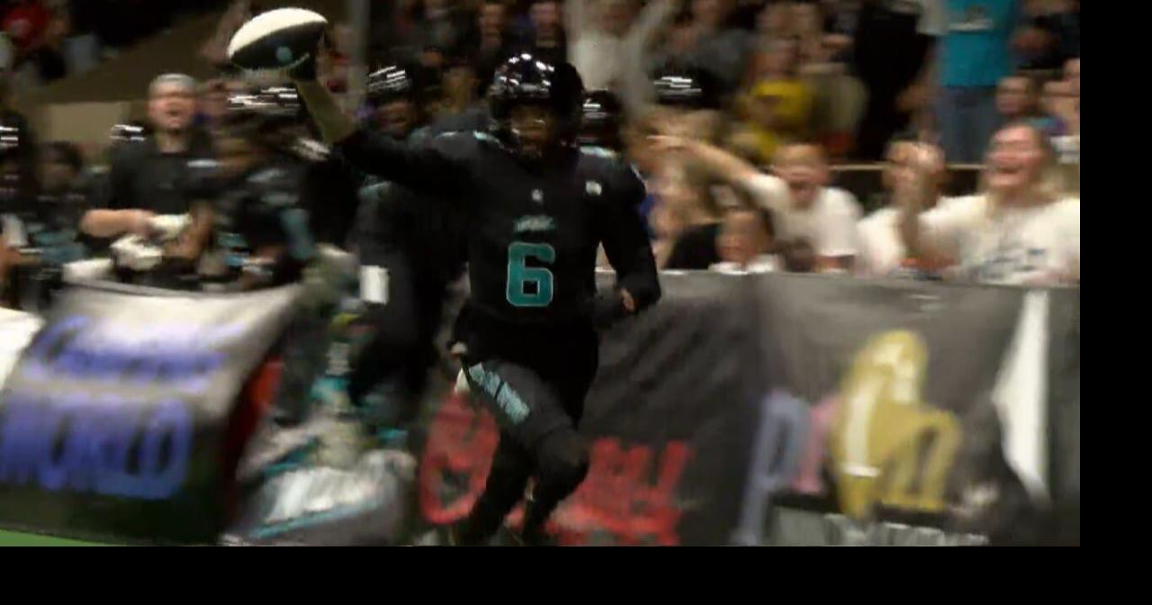 Iowa Woo fall 33-30 in inaugural game | Sports | kwwl.com