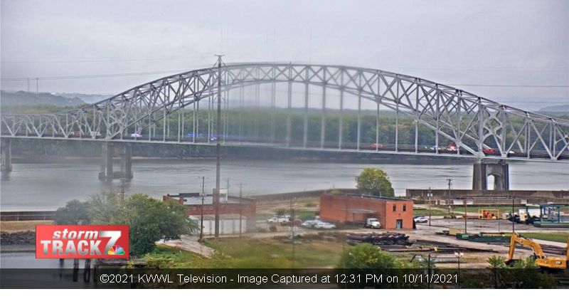 Julien Dubuque Bridge closes after man climbed up bridge and returned ...