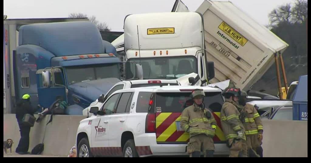 At least 5 killed in massive crash on icy Texas interstate | News ...