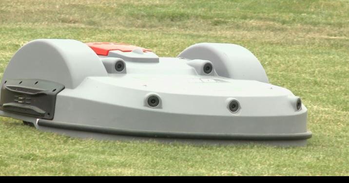 Hawkeye Community College installs robotic mower for student program ...