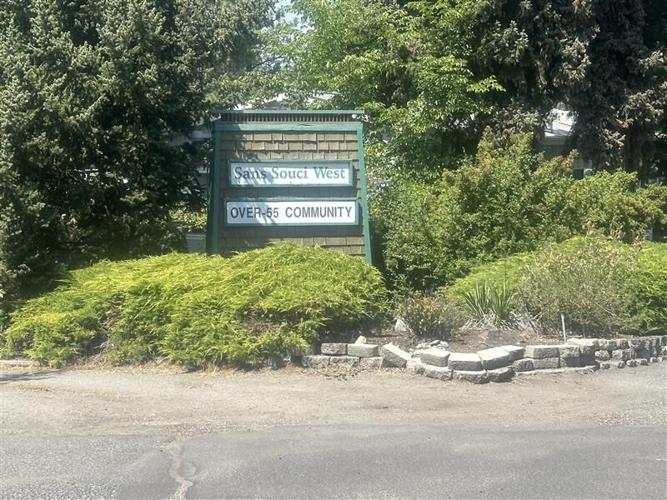 Coyote attacks on pets rock Spokane retirement community | News | kxly.com