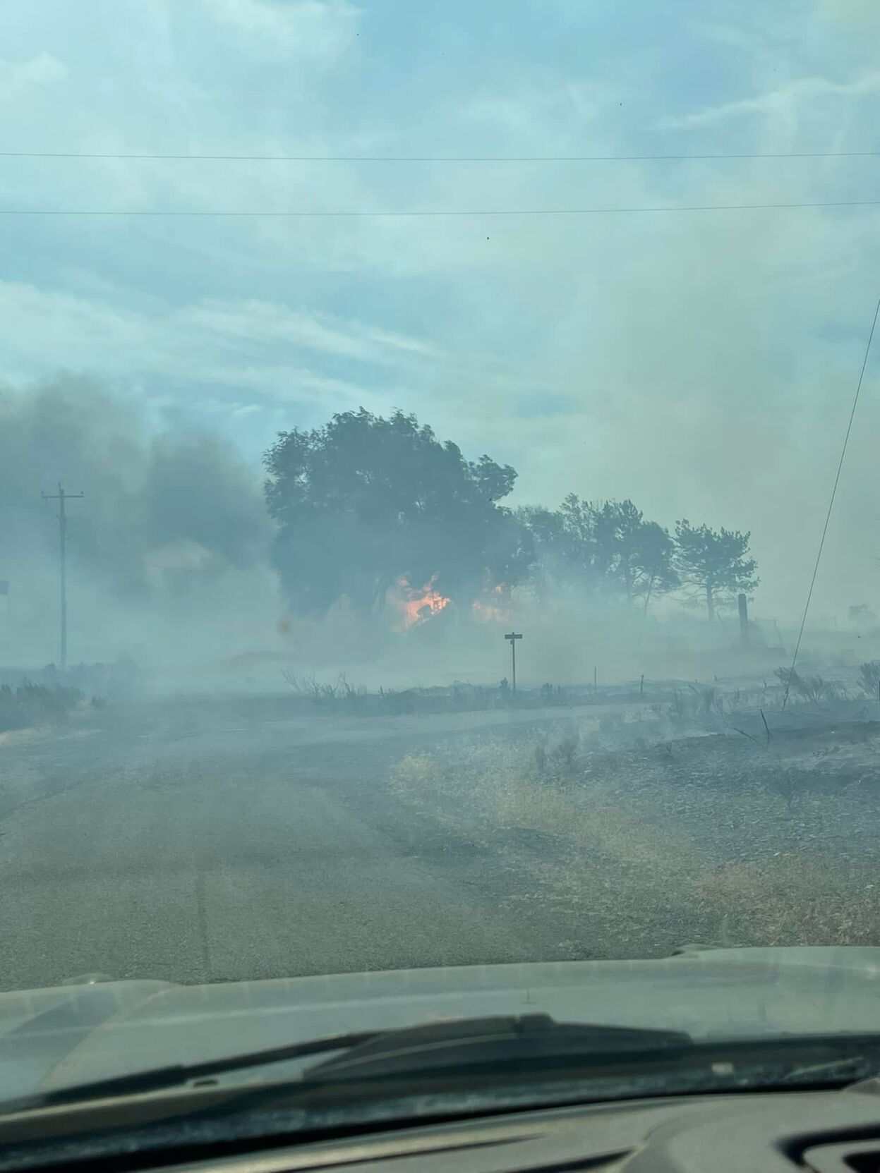 6 homes, 8 structures lost to wildfire in Lind | Firewatch | kxly.com