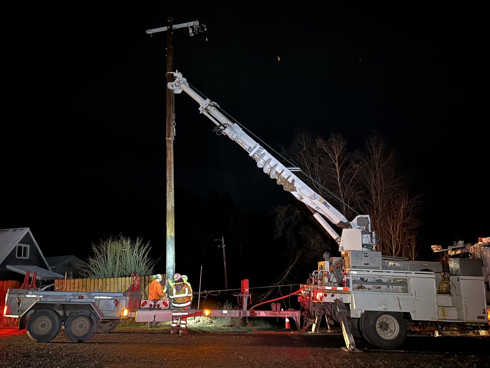 Overnight winds knock out power for hundreds across the Inland ...