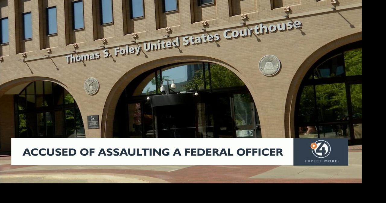 Border Patrol agent alleges Spokane immigrant elbowed him in the face ...
