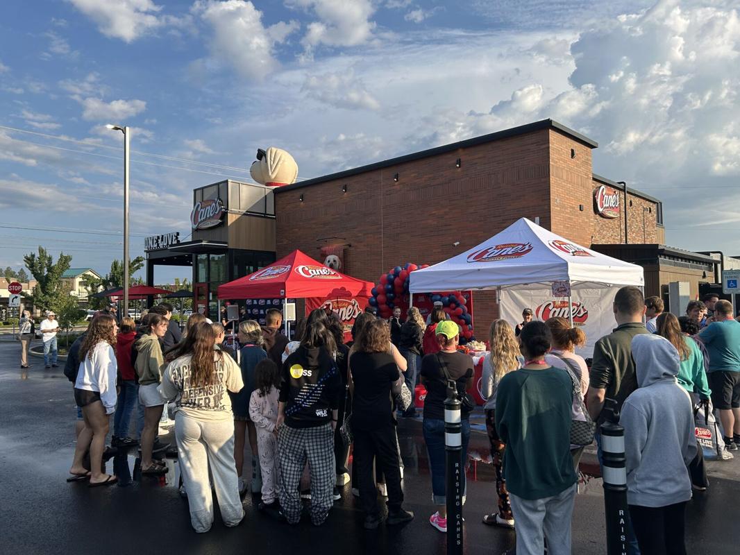 Fans flock to new Raising Cane's for grand opening | Food and Drink ...
