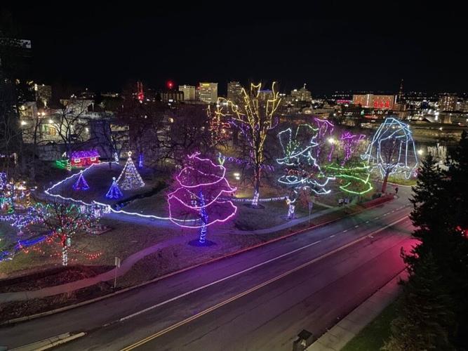 Making Spirits Bright: Mark Peterson and the Extreme Team light up ...