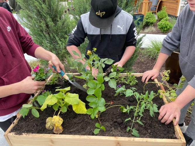 4 News Now Extreme Team brightens day with ‘Gardening for Grands’ | Extreme Team | kxly.com