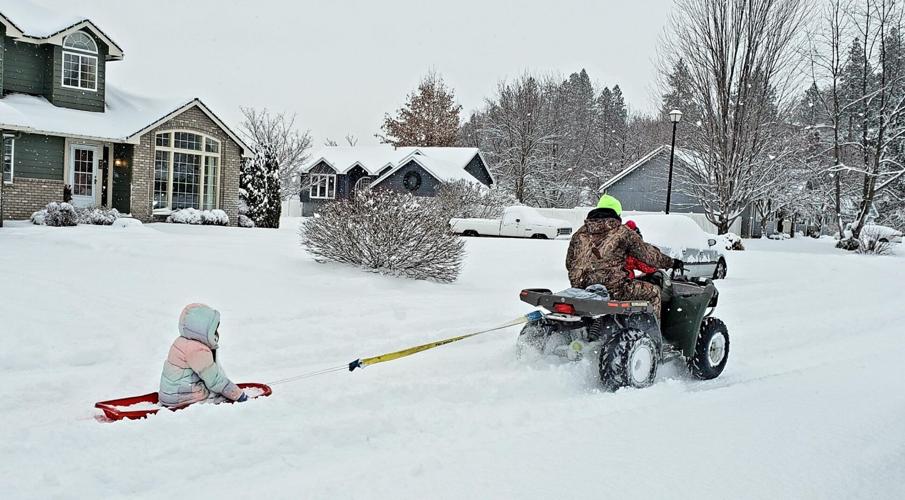 PHOTOS: Snow falls on Spokane | Top Stories | kxly.com